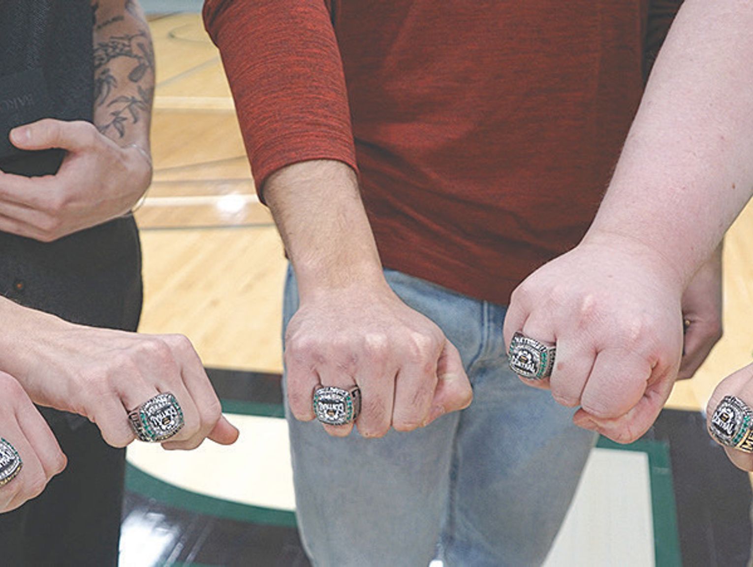 Veik, Esports team receive national title rings